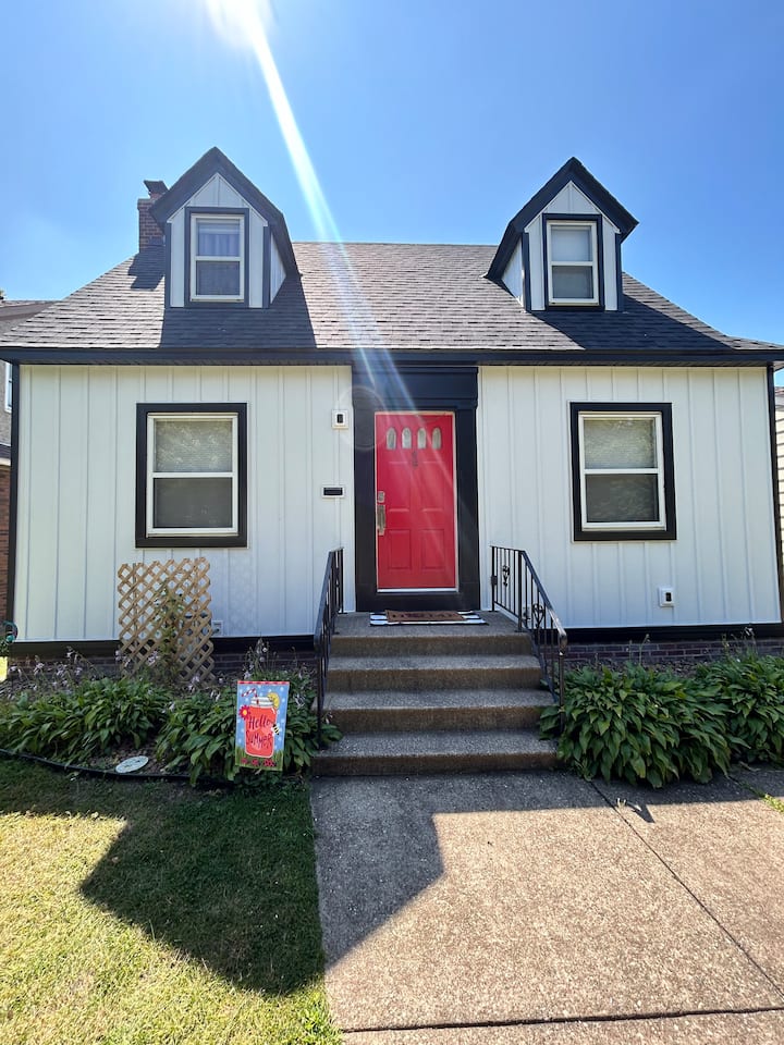 Classy Clean & Contemporary Cottage Saint Paul Msp - Saint Paul, MN