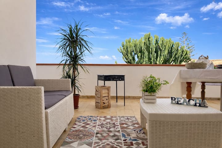 3 Min Walk From Beach •3br •Terrace • Ac+parking - Alcamo