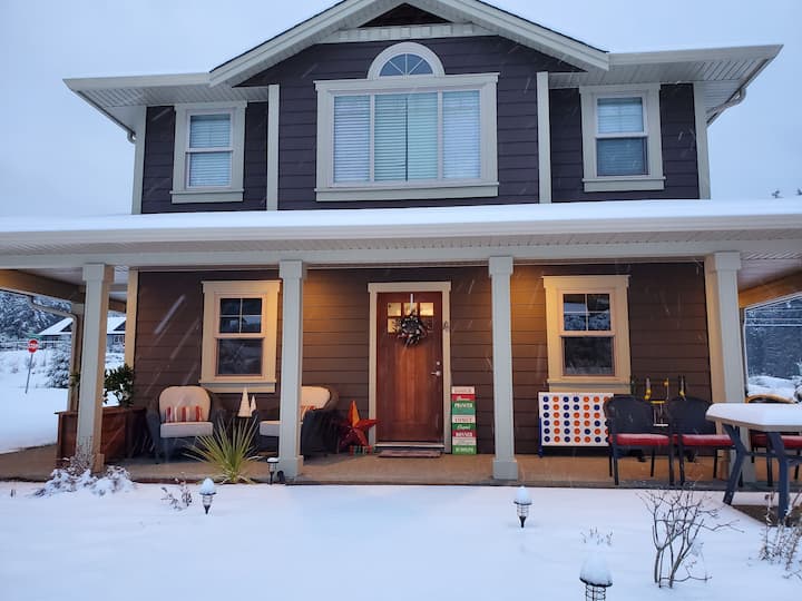 Highland Hideaway In Picturesque Shawnigan Lake - Cowichan Bay