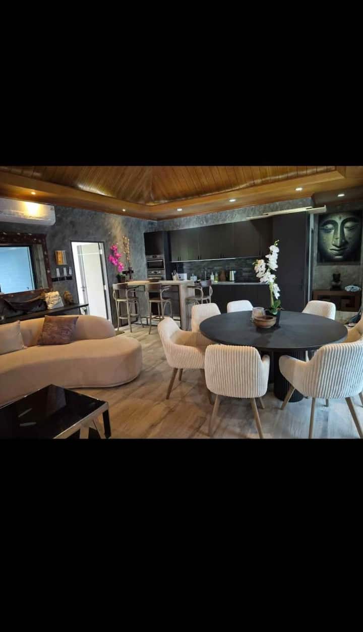 Villa 4 Chambres 4 Salles De Bains,piscine
Patong - Patong Beach