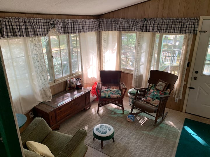Nana’s Villa @ Bass Lake! - Pentwater, MI
