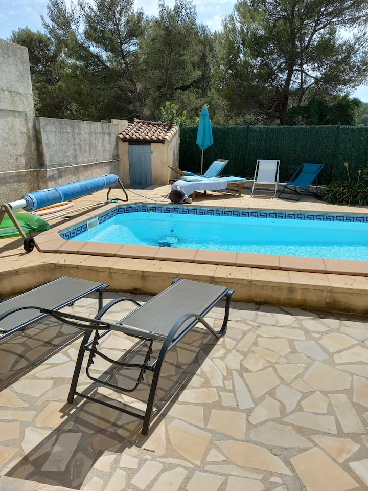 Appartement De 50m² Au Calme Avec Piscine - Carnoux-en-Provence