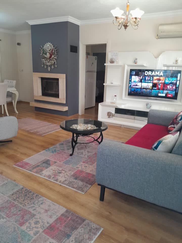 Urla'da  Deniz Kenarı şöMineli Müstakil Tatil Evi - Urla