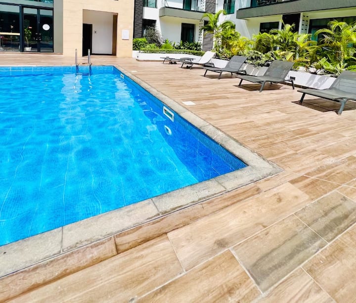 Embassy Gardens 1br With 3 Pools, Gym & Wi-fi - Accra