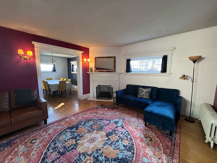 Bright City Home By The River - Sault-Sainte-Marie