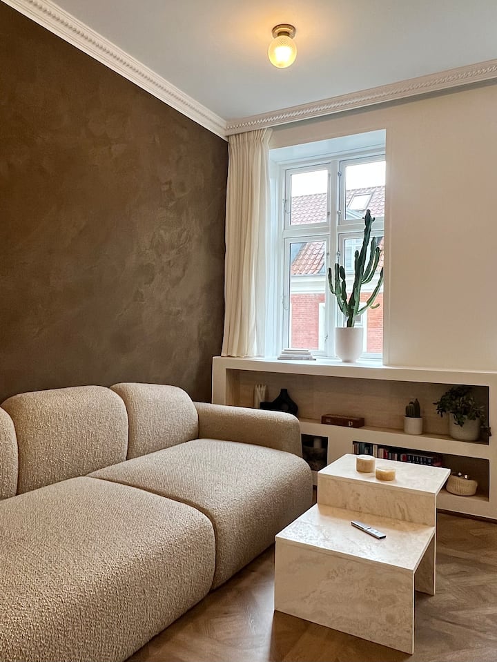 Nyrenoverede Lejlighed På Trøjborg Med Gårdhave - Aarhus