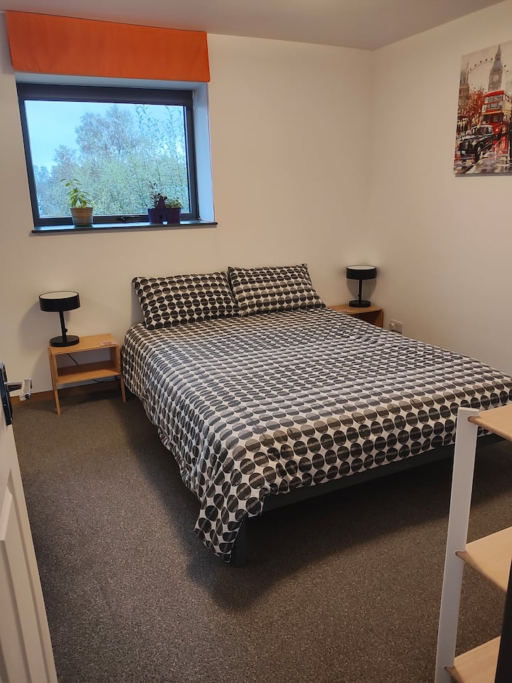 Bright Room In A Family Home. - Fort William