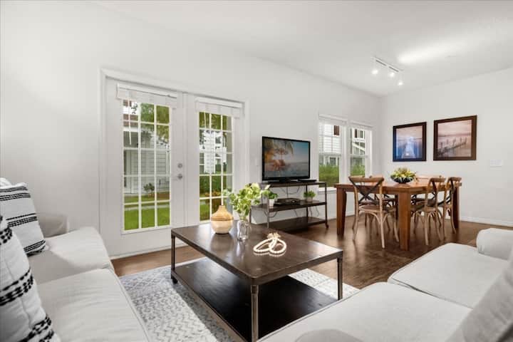4 Bd/ 3 Ba/ Lucaya Village (18-105) - Lake Buena Vista, FL