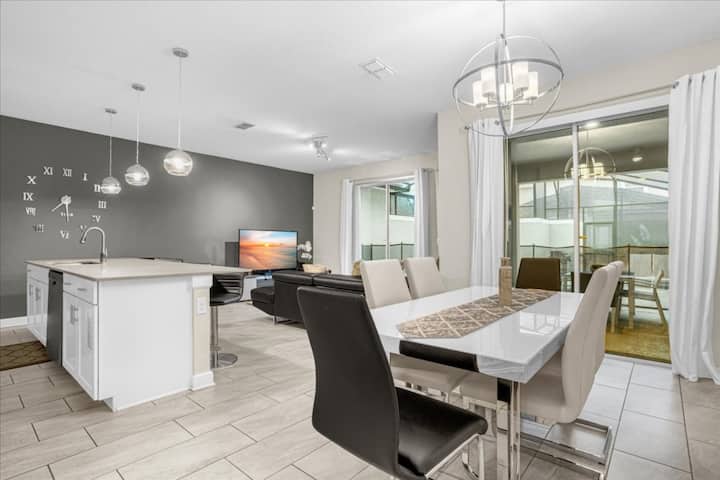 4 Bedroom/ 3 Bathroom Storey Lake (4821 Ml) - Lake Buena Vista, FL