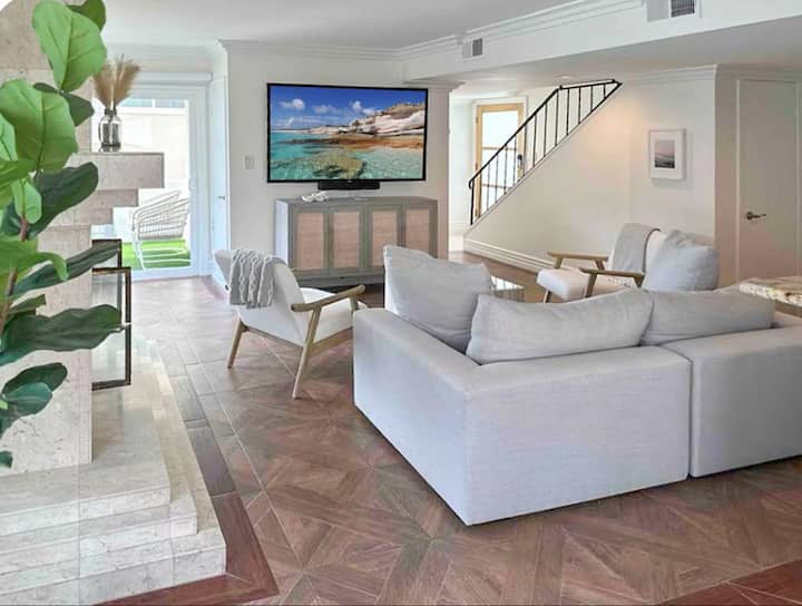 Seas The Day! Fun In The Sun W/ocean Views - Redondo Beach, CA