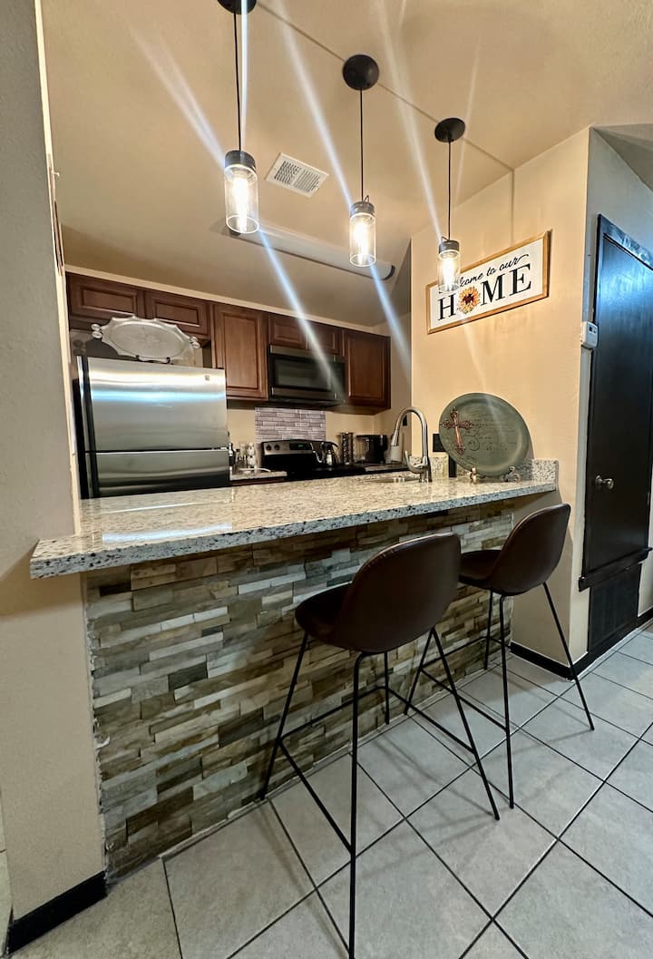 *Entirely Updated 1st Floor Condo By Mall & More! - Lake Casa Blanca International State Park, Laredo