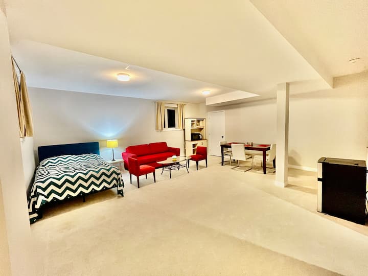 Entire Basement, Wide Windows, Private Bath&office - Ottawa