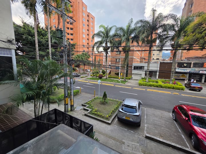 Apto Familiar Y Comodo En El Corazon De Laureles - Medellín