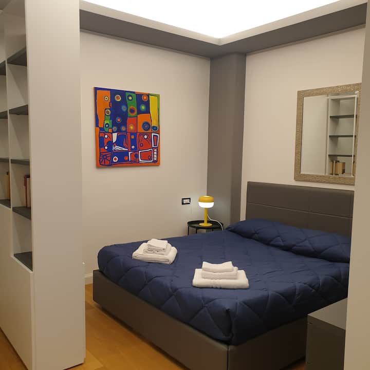 Cheerful And Colorful Apartment Rome St. Giovanni - Rome