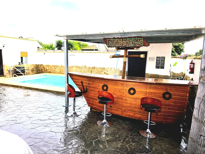 Chalet Con Piscina Y Barbacoa · Ideal Para Grupos - Andalucía