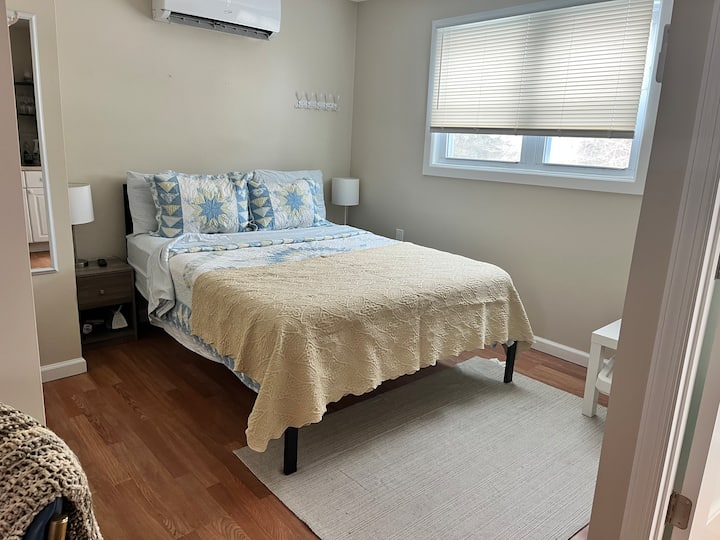 Close-to-all 2nd Floor Sunny Sayville Studio - Fire Island, NY