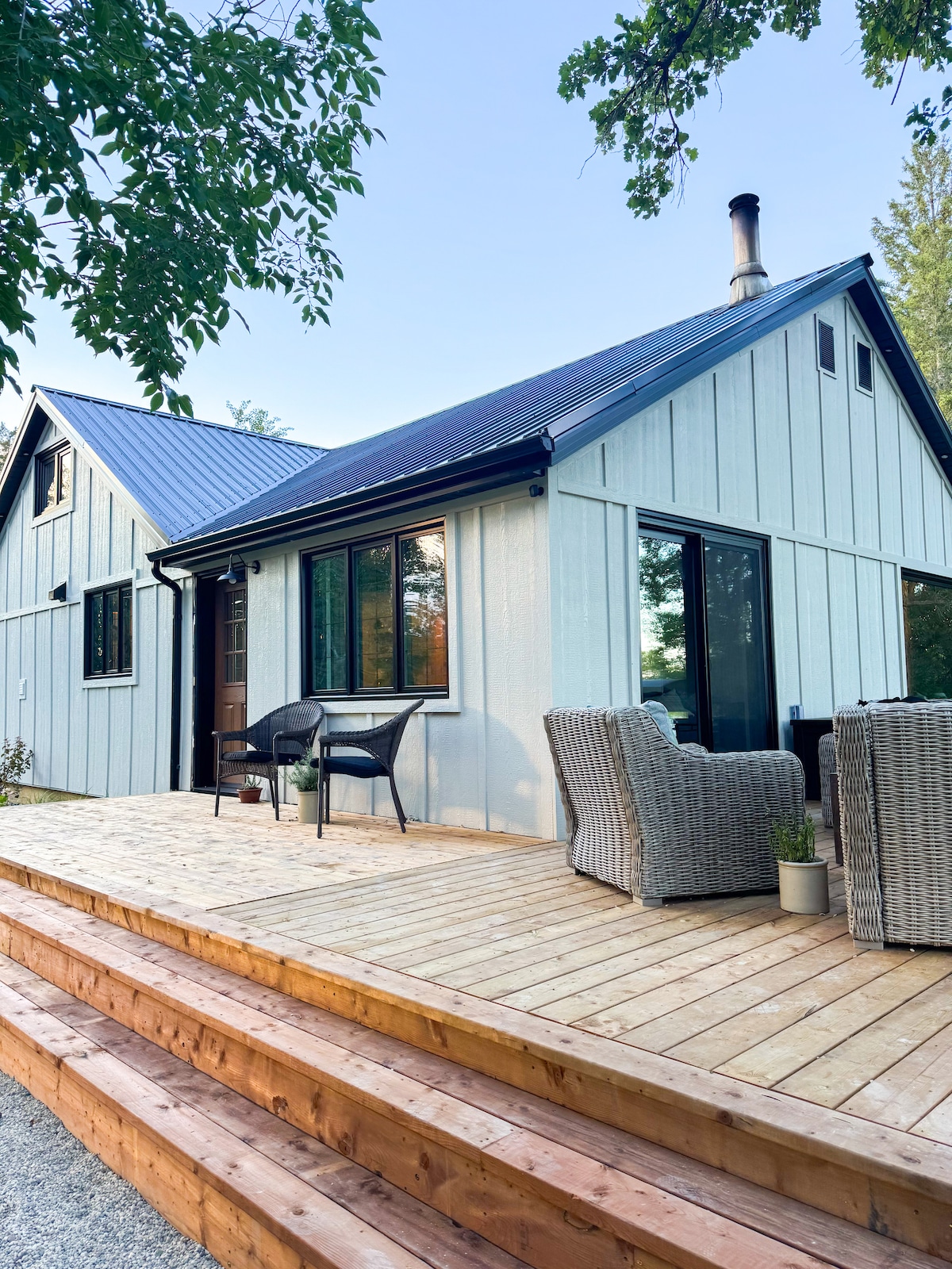 Pinecone Acres-Waterfront Fully Restored Farmhouse - Houses for Rent in ...