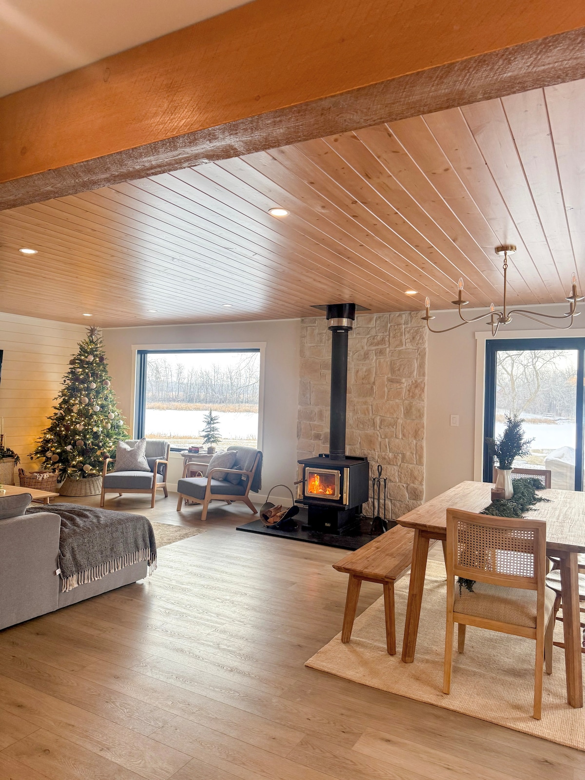 Pinecone Acres-Waterfront Fully Restored Farmhouse - Houses for Rent in ...