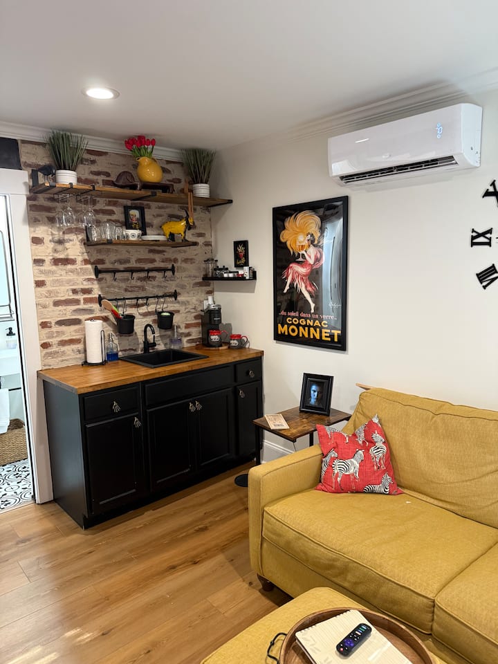 Adorable 5 Star Tiny House Walkable To The Square! - Covington, GA