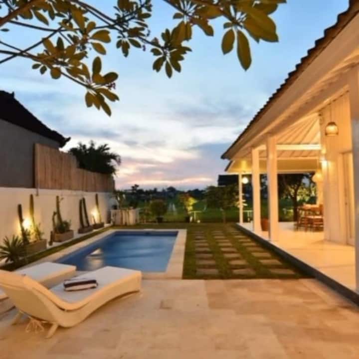 2br Privatepool Ricefield View Villa Berawa Canggu - Canggu