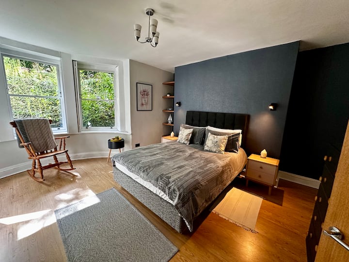 Garden Flat 45 - Spacious 2 Bed Appt With Parking - Bristol