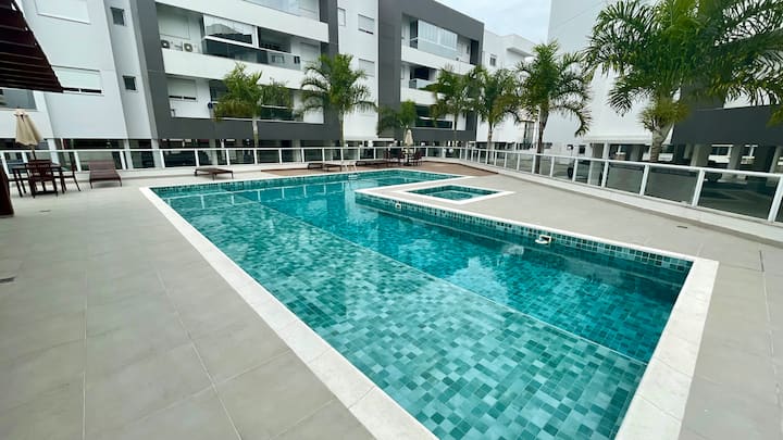 Lindo Apartamento, Completo, 150 M Do Mar/piscina - Florianópolis