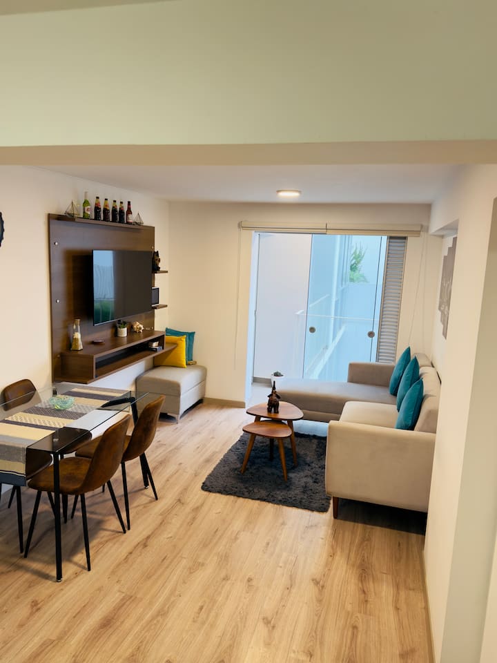 Cálido, Céntrico, Privado Y Moderno Departamento - Lima