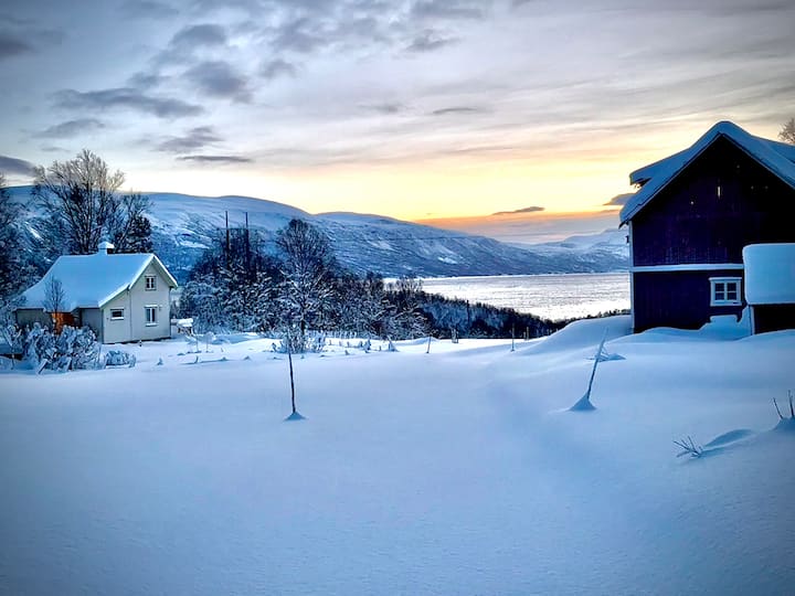 Idyllic Place In The Lyngen Alps - Manndalen