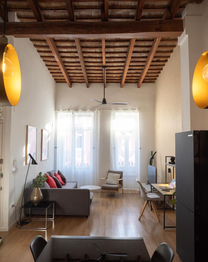 Stylish Apartment With Character In El Carmen - Valencia