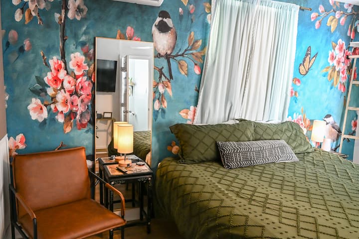 Downtown Adorable Boutique Bed & Bath, Unit 2 - St. Augustine, FL