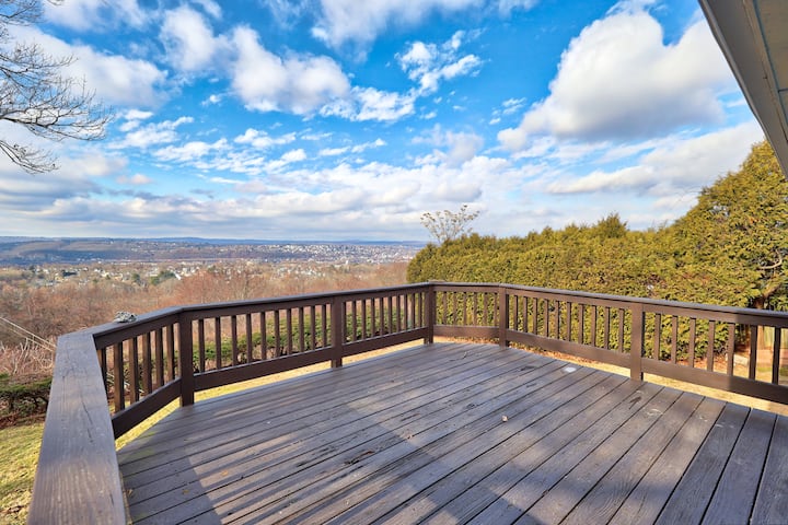 Amazing Views Of The Brass City - Waterbury, CT