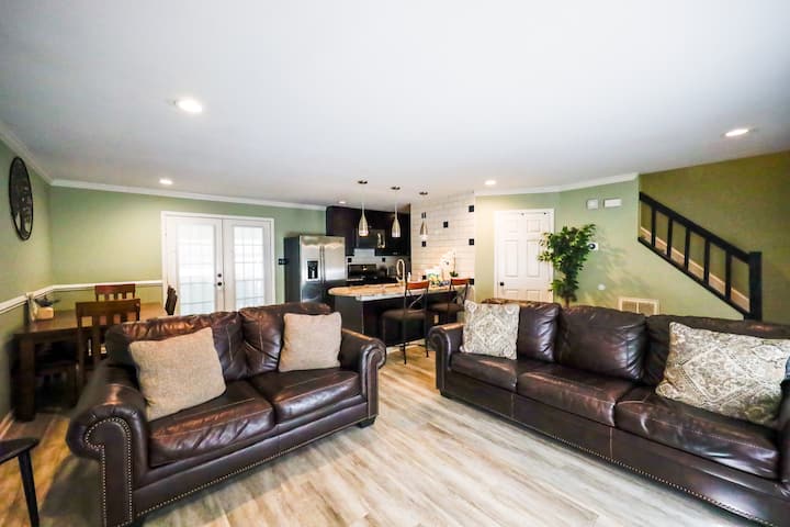 2-story Townhouse With King Size Bed - Raleigh, NC