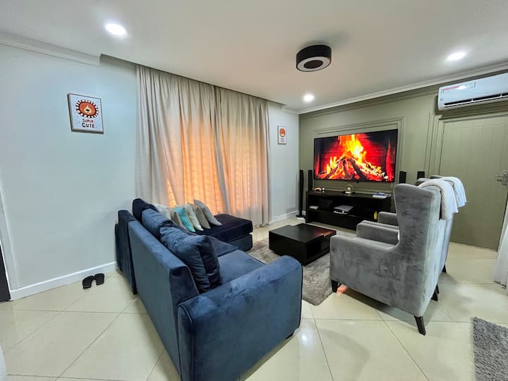 Modern Home With 75” Tv, 5mints From Beach & City - Tanzania