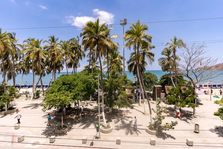 Beachfront Spacious 3-bedroom Condo In Rodadero - Santa Marta