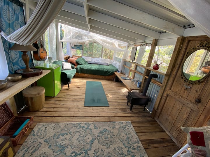 Haneywood Treehouse - Yogic Nature Loft - North Little Rock, AR