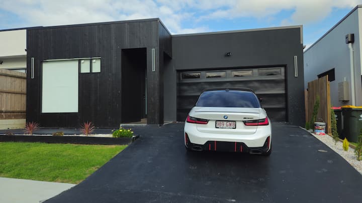 Brand New Home Away From Home. - Logan Village
