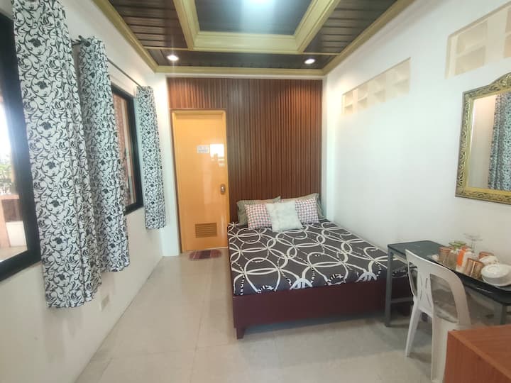 Jm's Hauz (John's Room) Private & Air-conditioned - Kalibo