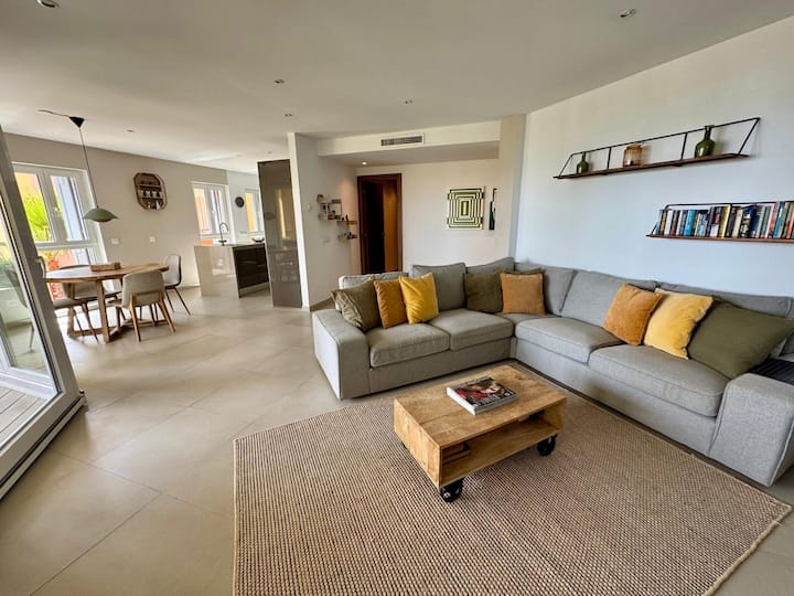 Beach View Modern 2 Bedroom Apartment With Carpark - Sotogrande