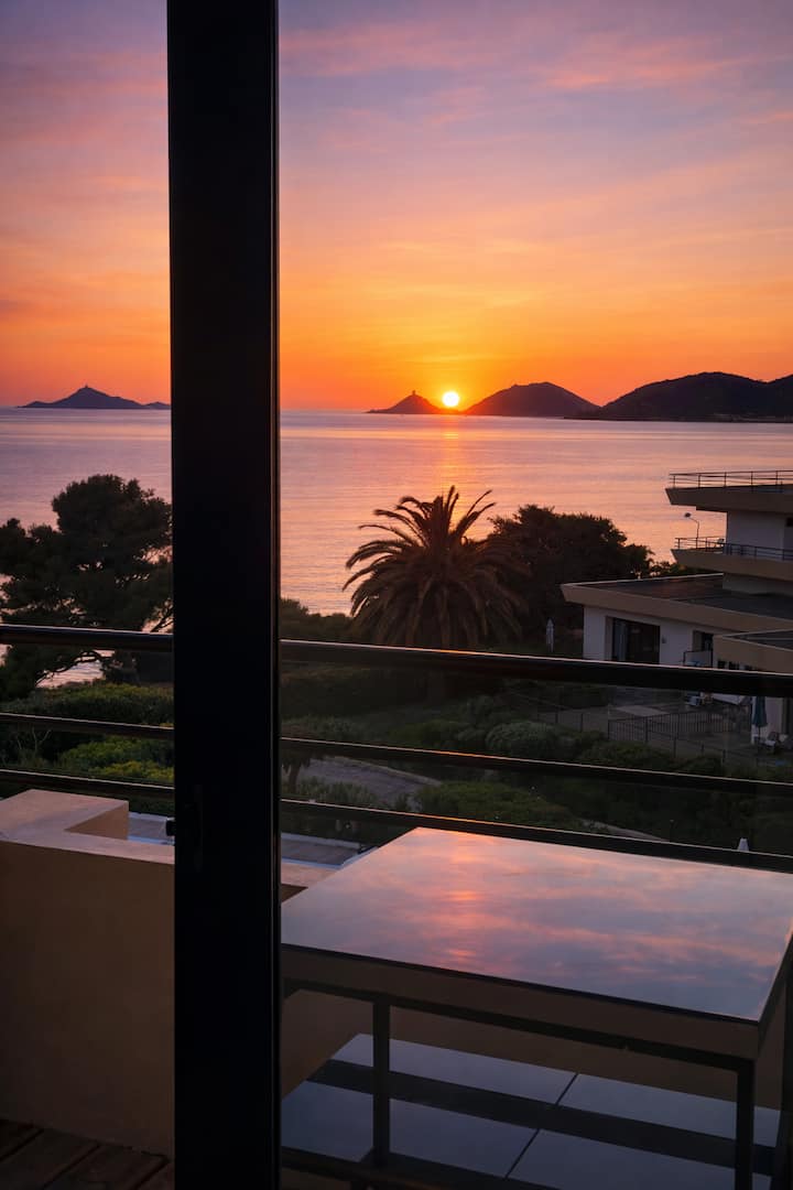 Studio Dans Résidence Hôtelière Et Parking Gratuit - Ajaccio