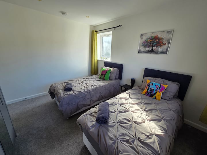6-bed House With Parking | Huddersfield Centre - Huddersfield
