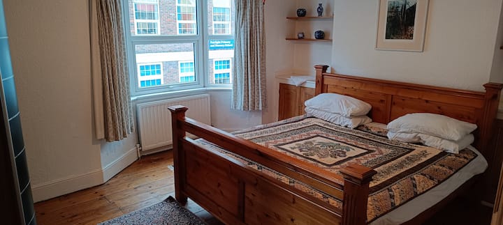 Spacious 2 Bed Maisonette Near Town, That Sleeps 6 - Sussex