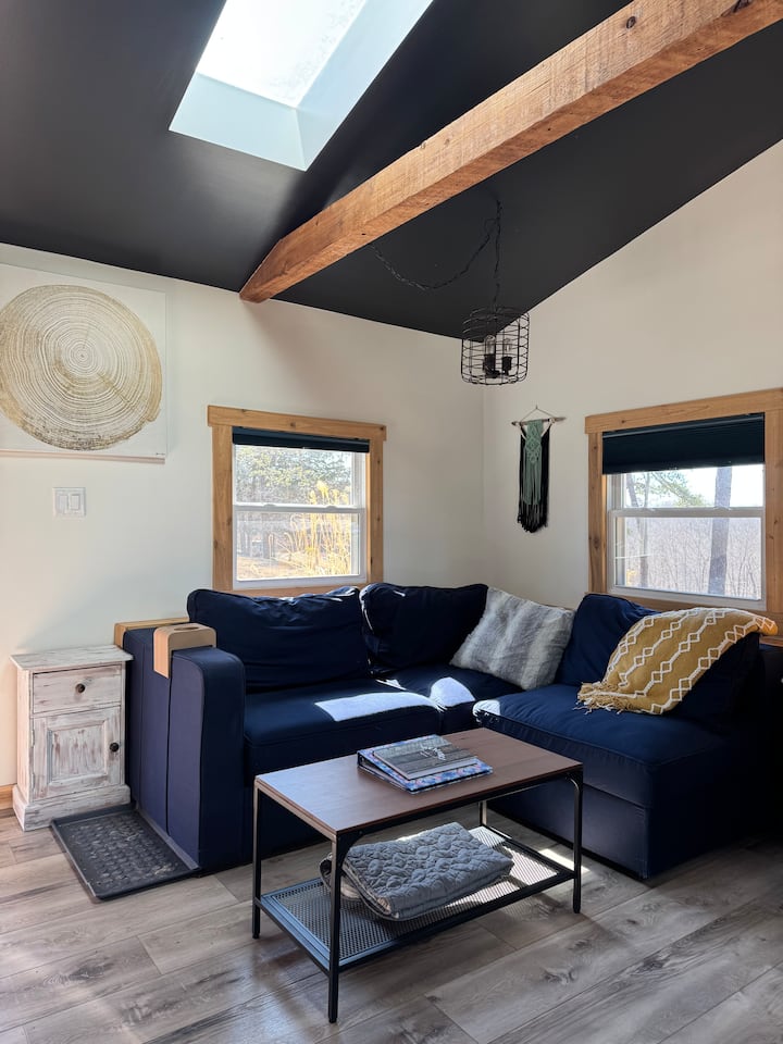 Hilltop Cabin W/ Epic Stargazing On 20 Acres - New Plymouth, OH