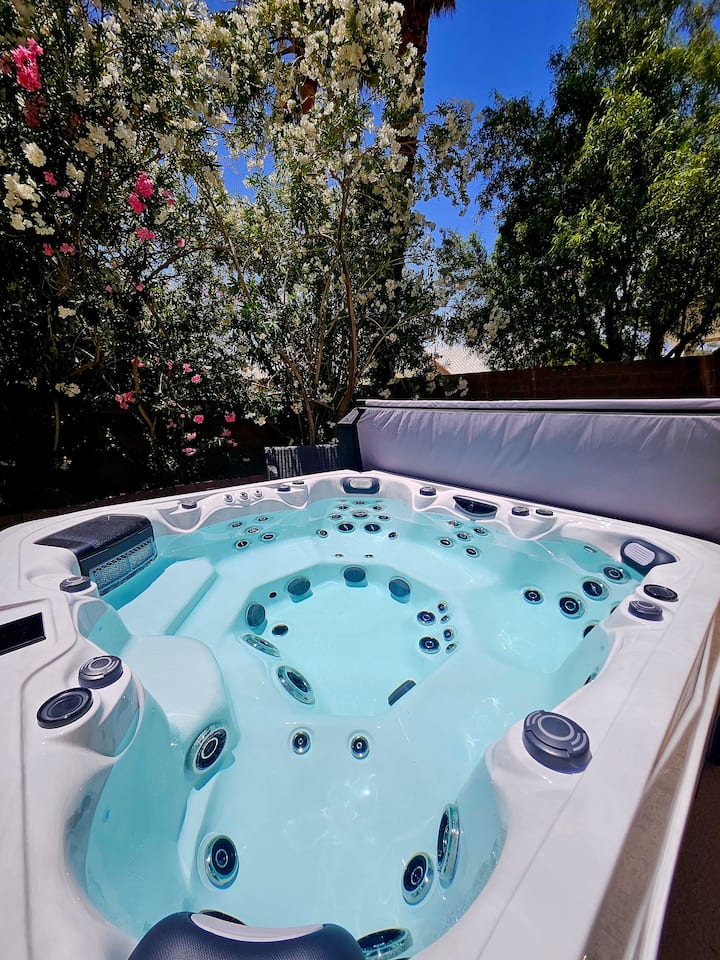 Vegas Luxury One Story( Hot Tub+billiards+) - Spring Mountain Ranch State Park, Blue Diamond