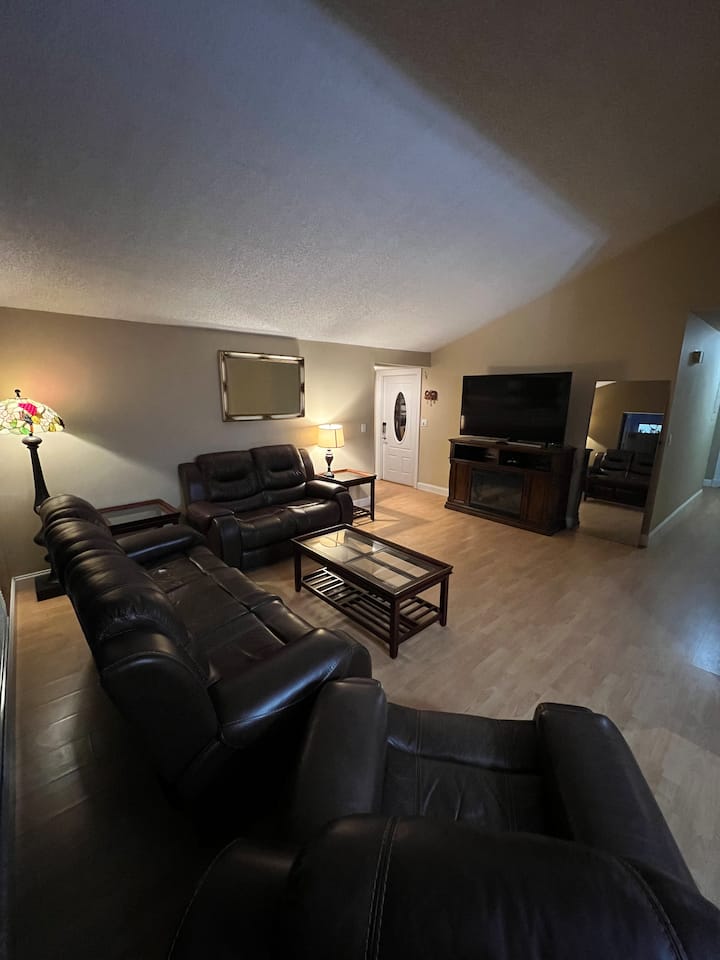 Cozy Home Close To Everything - プランテーション, FL