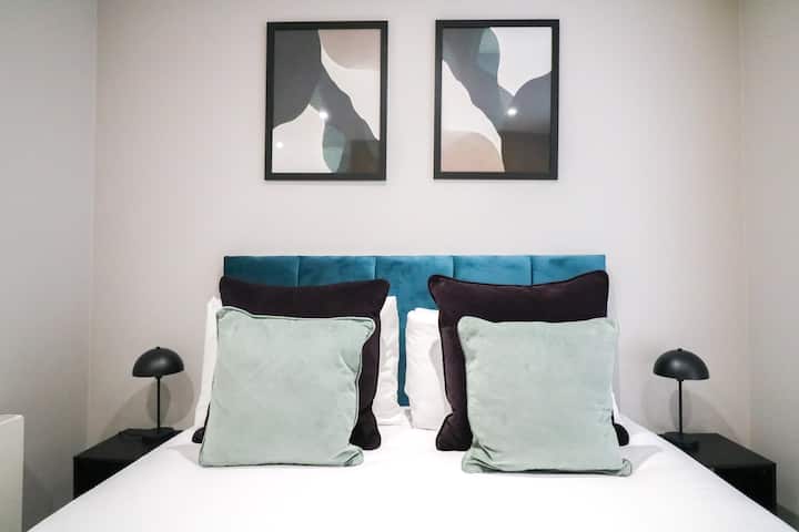 Fitzrovia | Luxury 2br On Charlotte Street - London, UK