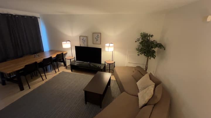 7 Mins Walk To Metro,cozy Single Home,parking,wifi - Arlington, VA