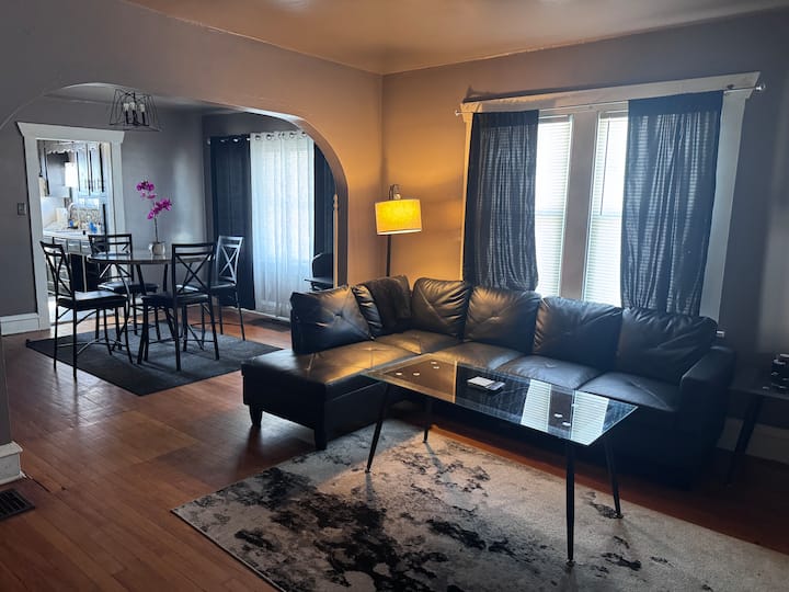 Oasis 2 Bdrm Apartment With Off Street Parking. - Mount Zion, IL