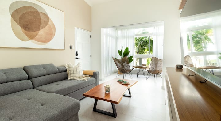 Modern 2 Bedroom Condo Near Beach & Attractions! - Punta Cana