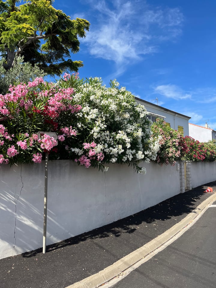 Premier éTage Villa Avec Jardin - Vias