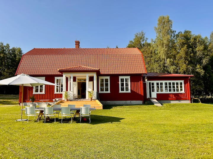 Fantastiskt Hus På 270 Kvadratmeter I Genuin Miljö - Leksand
